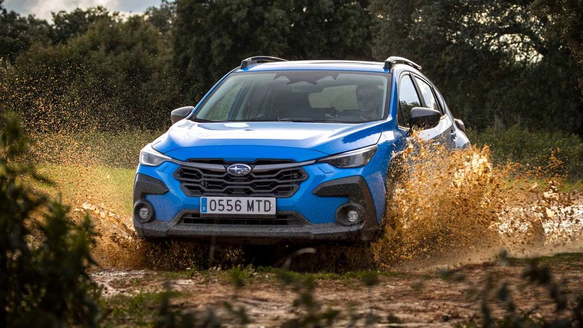 El Subaru Crosstrek es un crossover con tracción integral que pasa ...