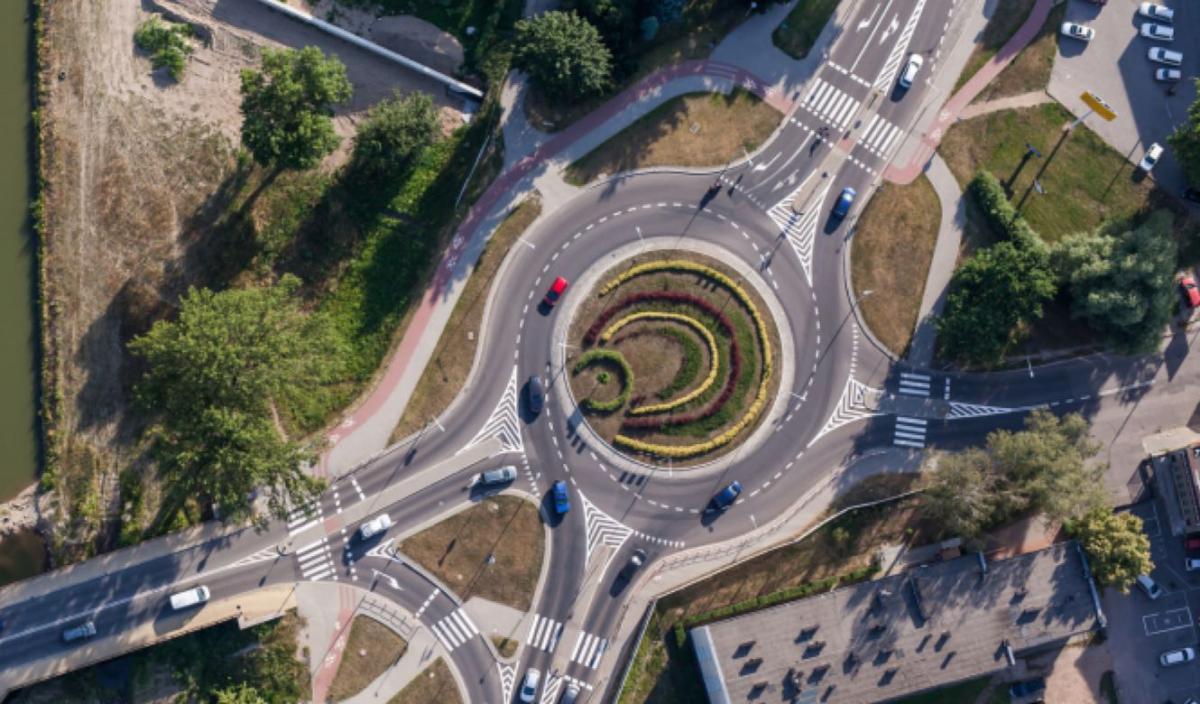 ¿Quién tiene prioridad en una rotonda? -- Autobild.es
