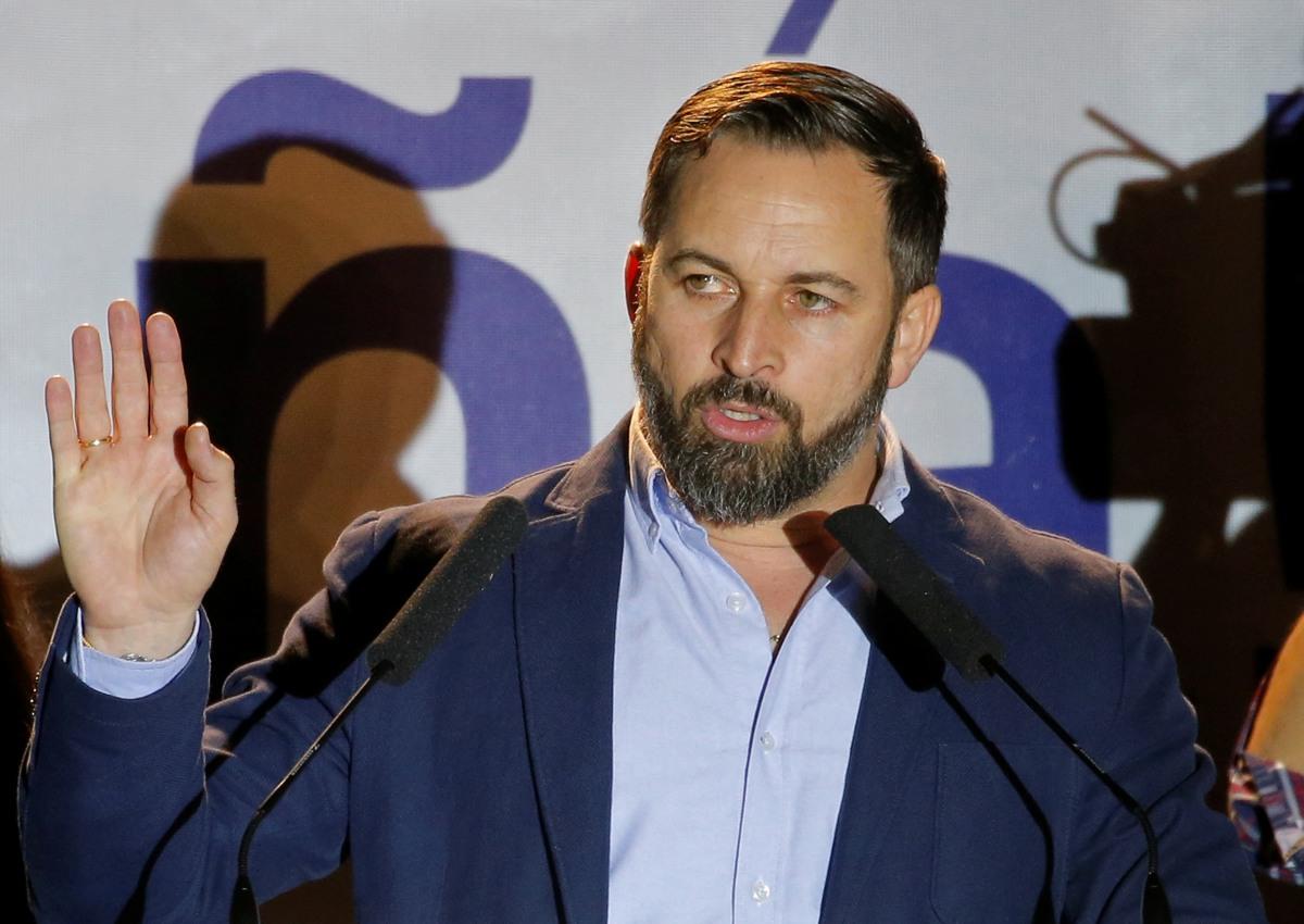 Así vive y gasta su fortuna Santiago Abascal, líder de Vox -- Autobild.es