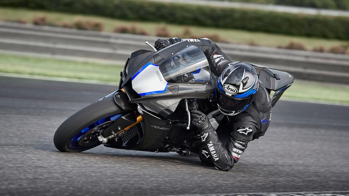 Ya puedes comprar online la Yamaha YZF-R1M. ¡Ya puedes emular a Rossi ...