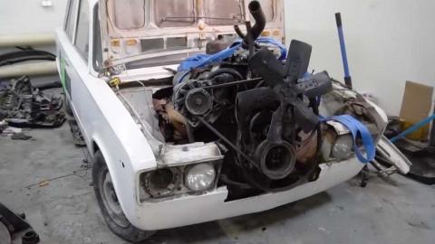Vídeo: este Lada ha sido equipado con un motor V8 de 7.0 litros ...